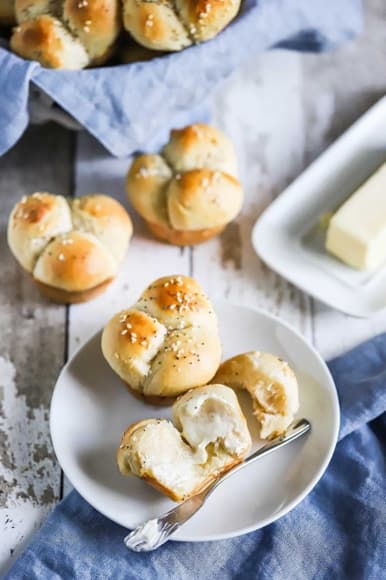 Cloverleaf Dinner Rolls | How To Feed A Loon