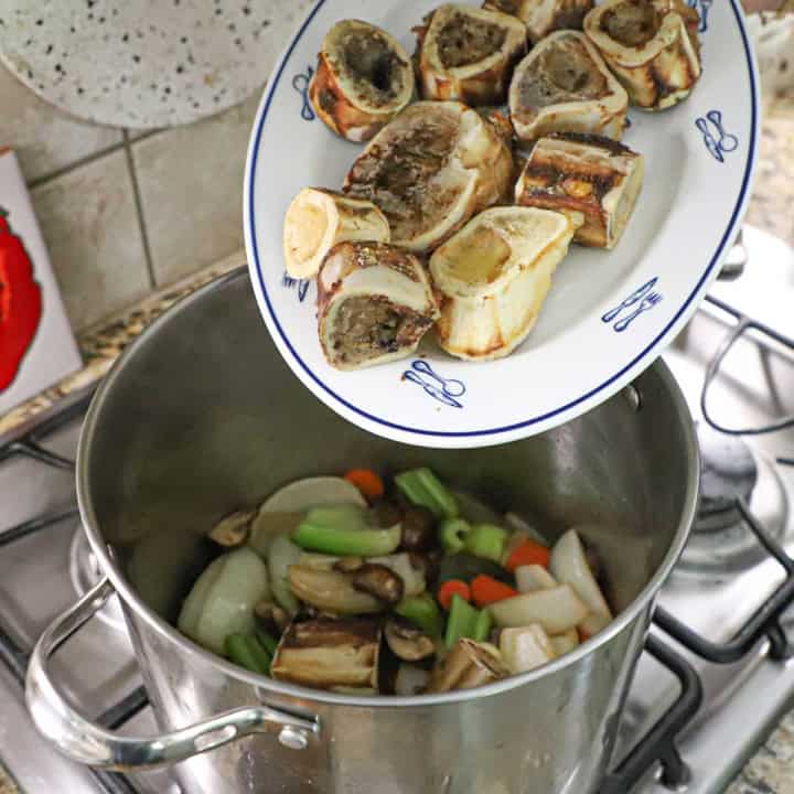 How to Make Homemade Beef Stock | How To Feed a Oon