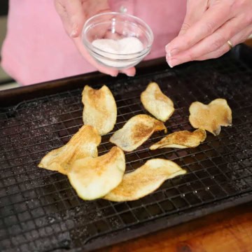Perfectly Crispy Homemade Potato Chips | How To Feed A Loon